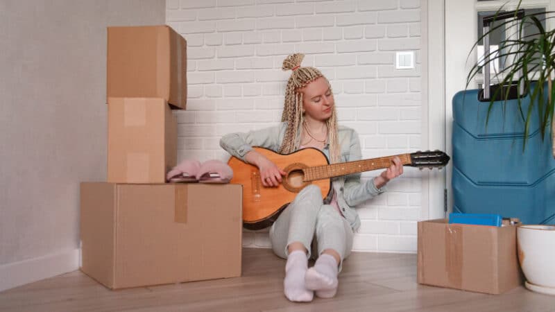 How to Ship a Guitar : A Guide to Shipping Musical Instruments