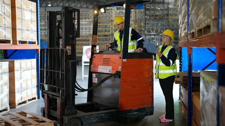 What is Devanning and Why You Need Devanning Services